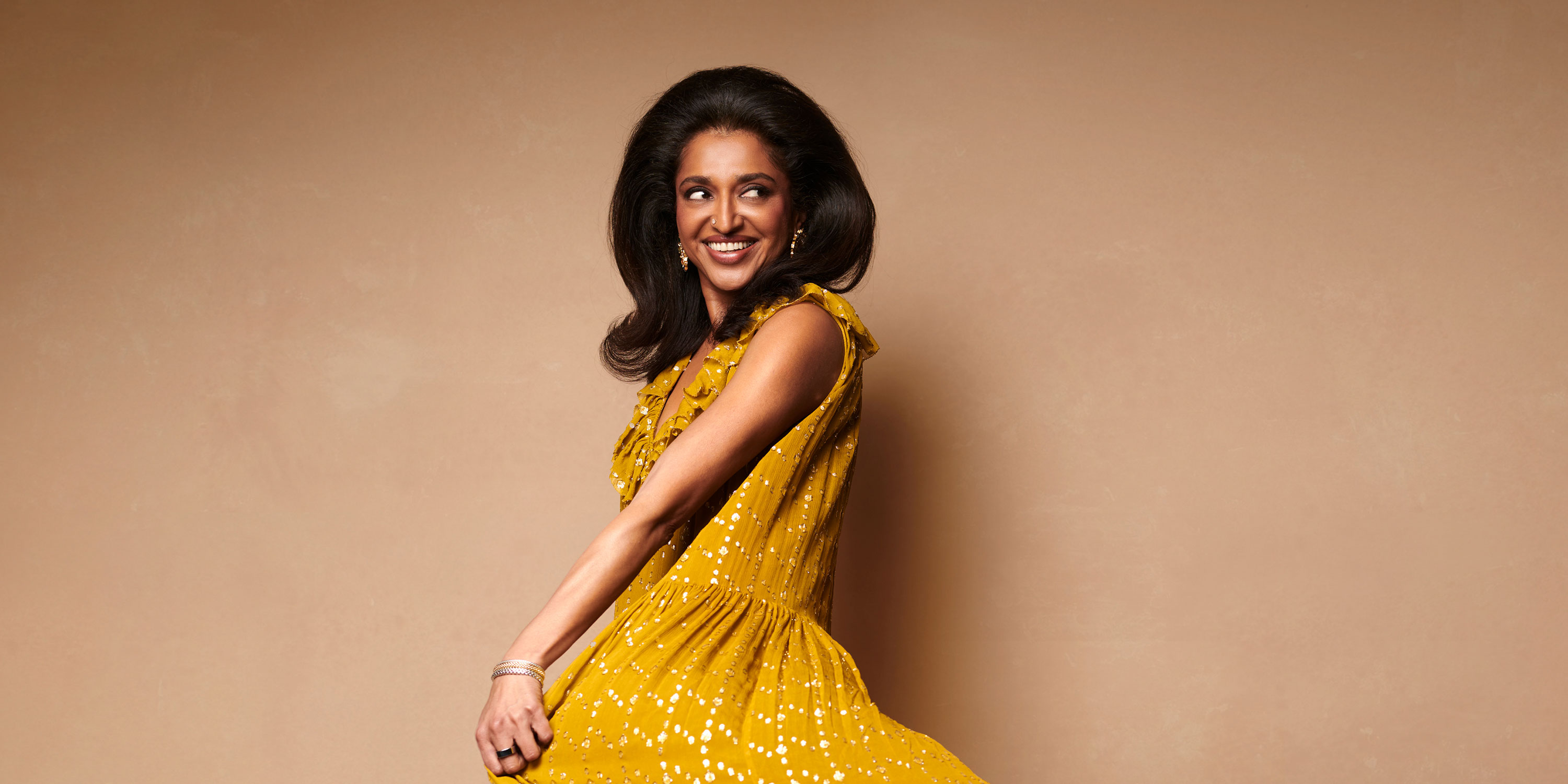 Sindhu Vee: Swanky | Warwick Arts Centre